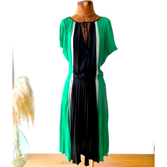 BCBGMaxAzria | Dresses | Bcbg Max Azria Greenblkwte Dress | Poshmark